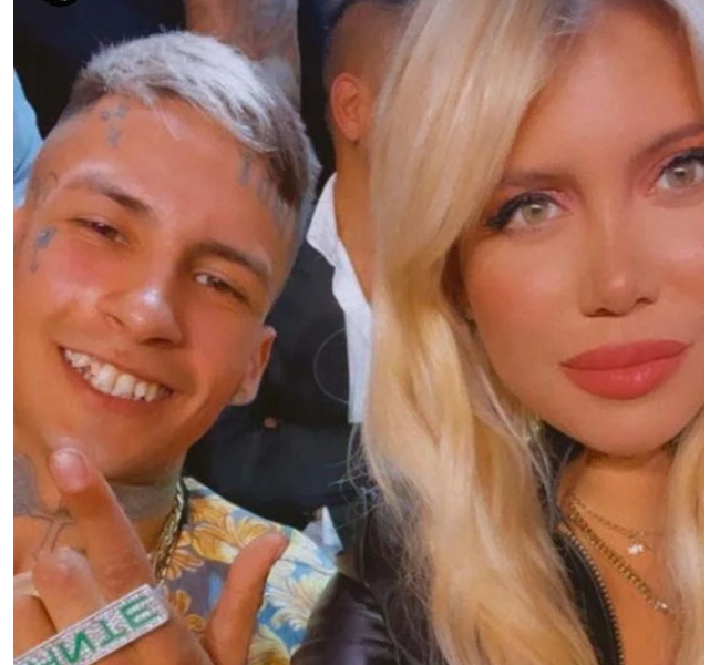Popular / (VIDEO). Wanda Nara y L-Gante a los besos en un boliche: la foto que confirma el romance